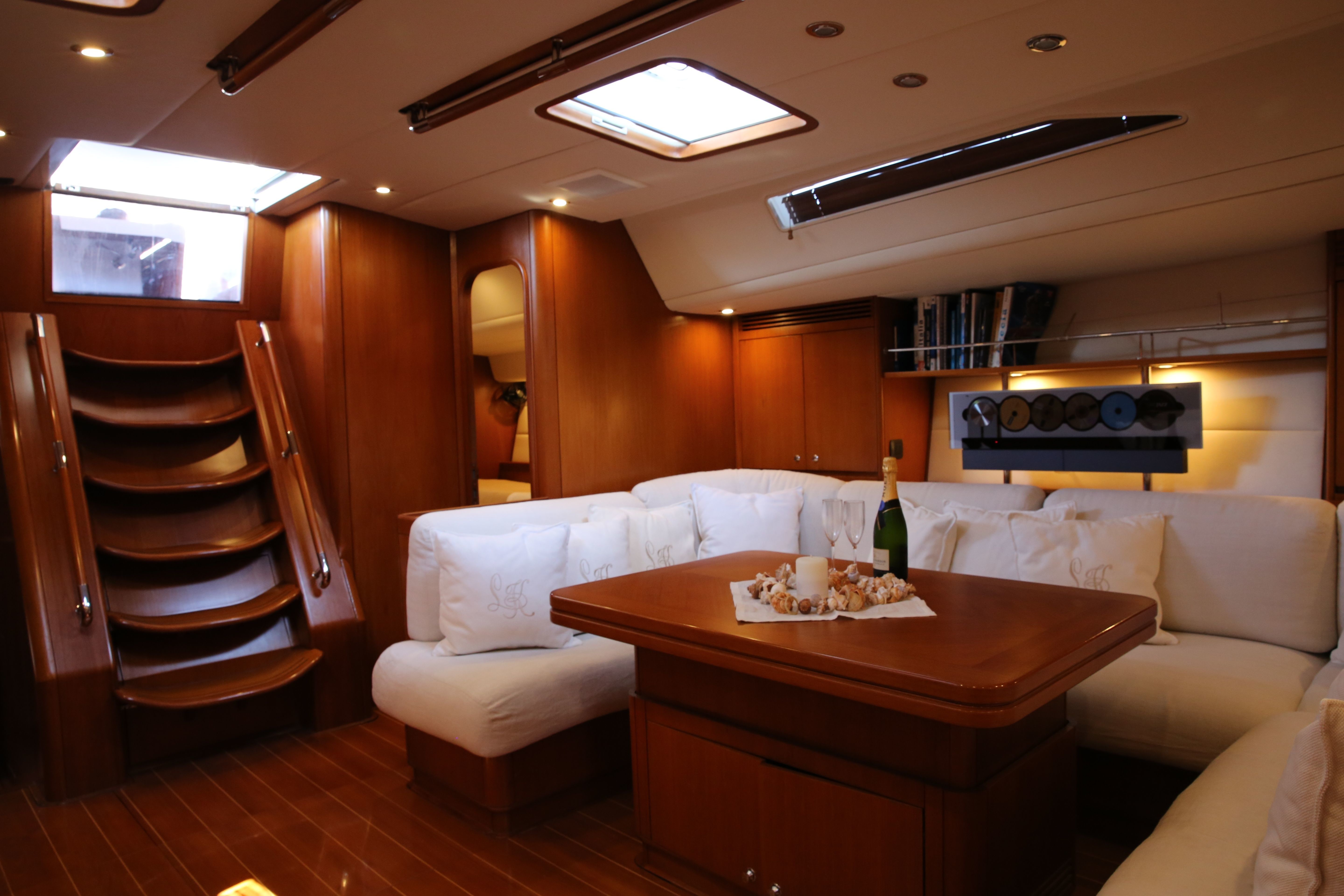 Yacht SOUTHERN STAR, Southern Wind Shipyard | CHARTERWORLD Luxury ...